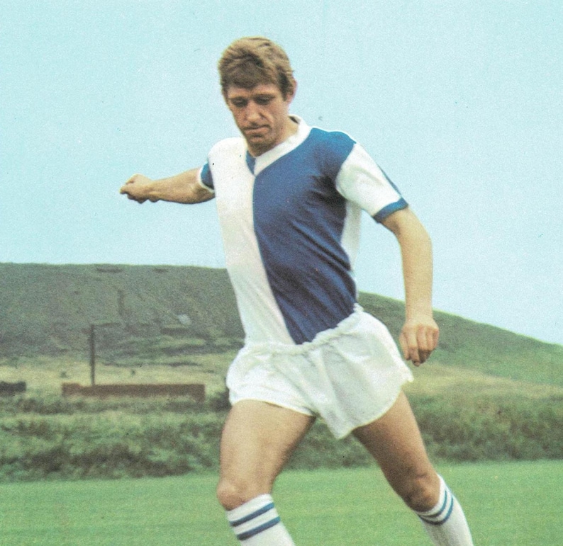 Extra Large KEITH NEWTON - ORIGINAL 1969 Footballer Card - Blackburn ...