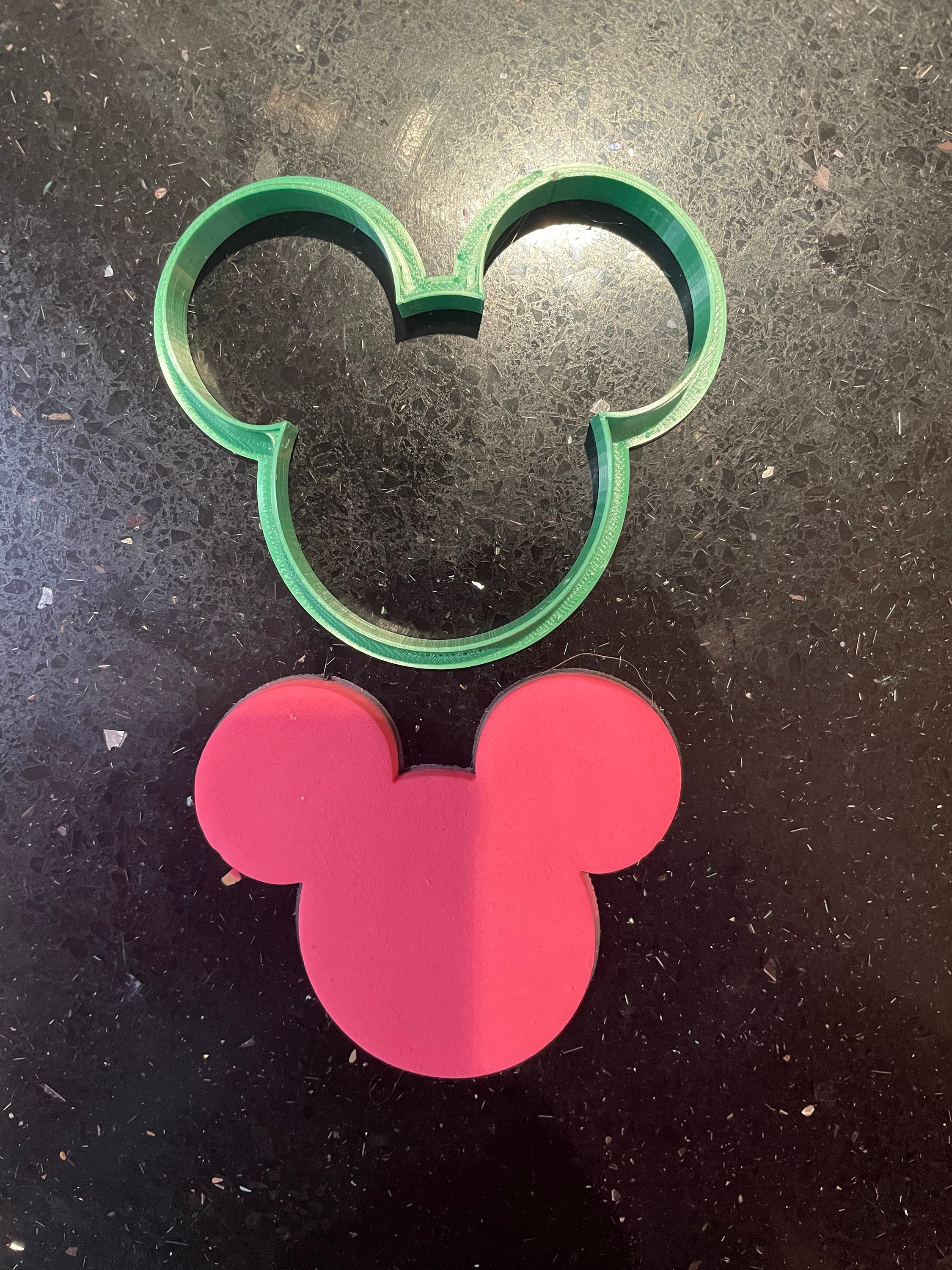 Minnie & Mickey Mouse Head and Bow Cookie Cutter Set Minnie and Mickey ...