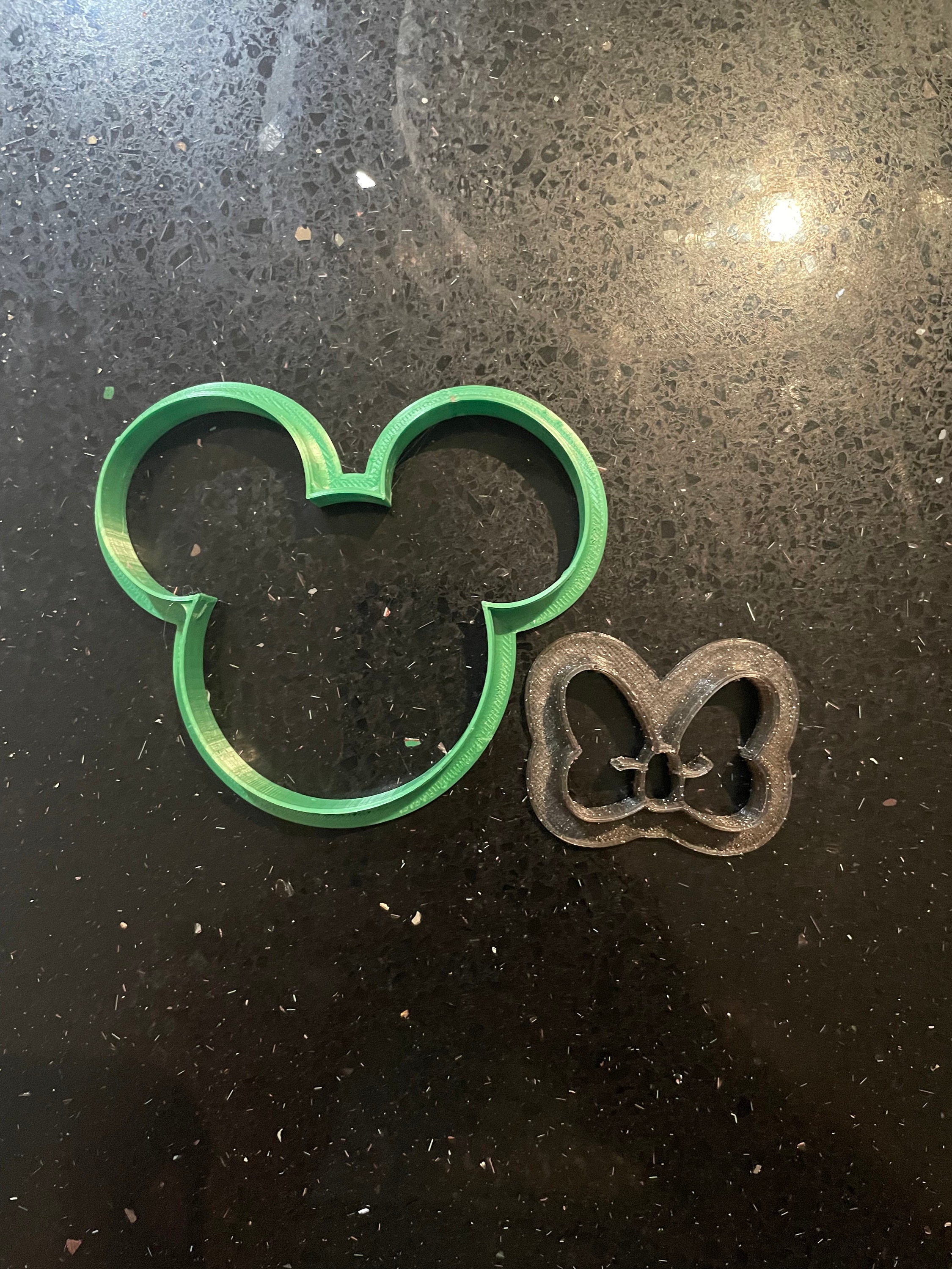 Minnie & Mickey Mouse Head and Bow Cookie Cutter Set Minnie and Mickey ...