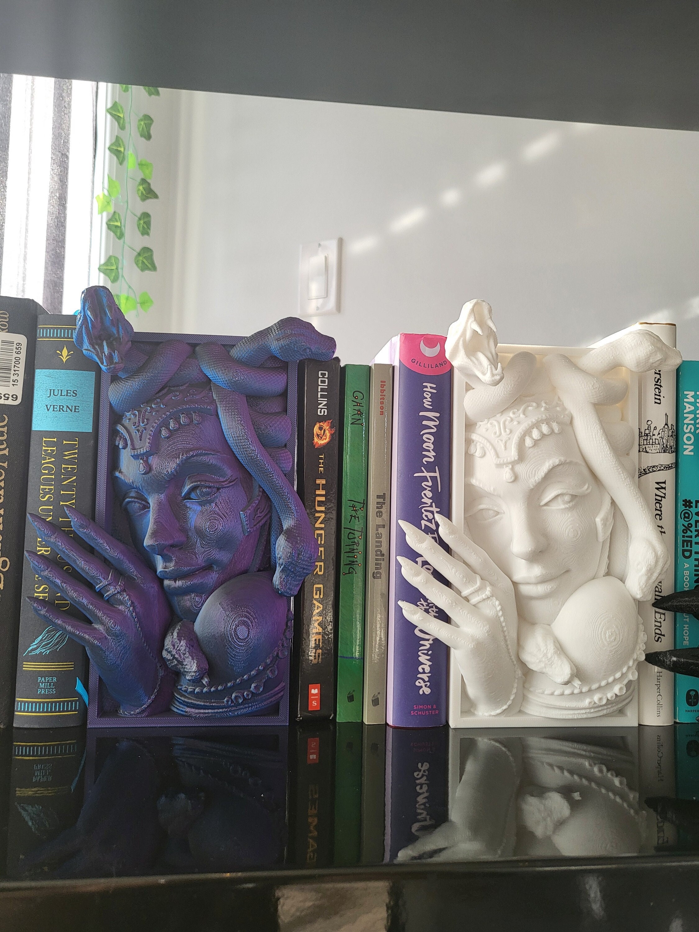 Medusa Book Nook - Fantasy Book Shelf Decor - Horror Bookend ...