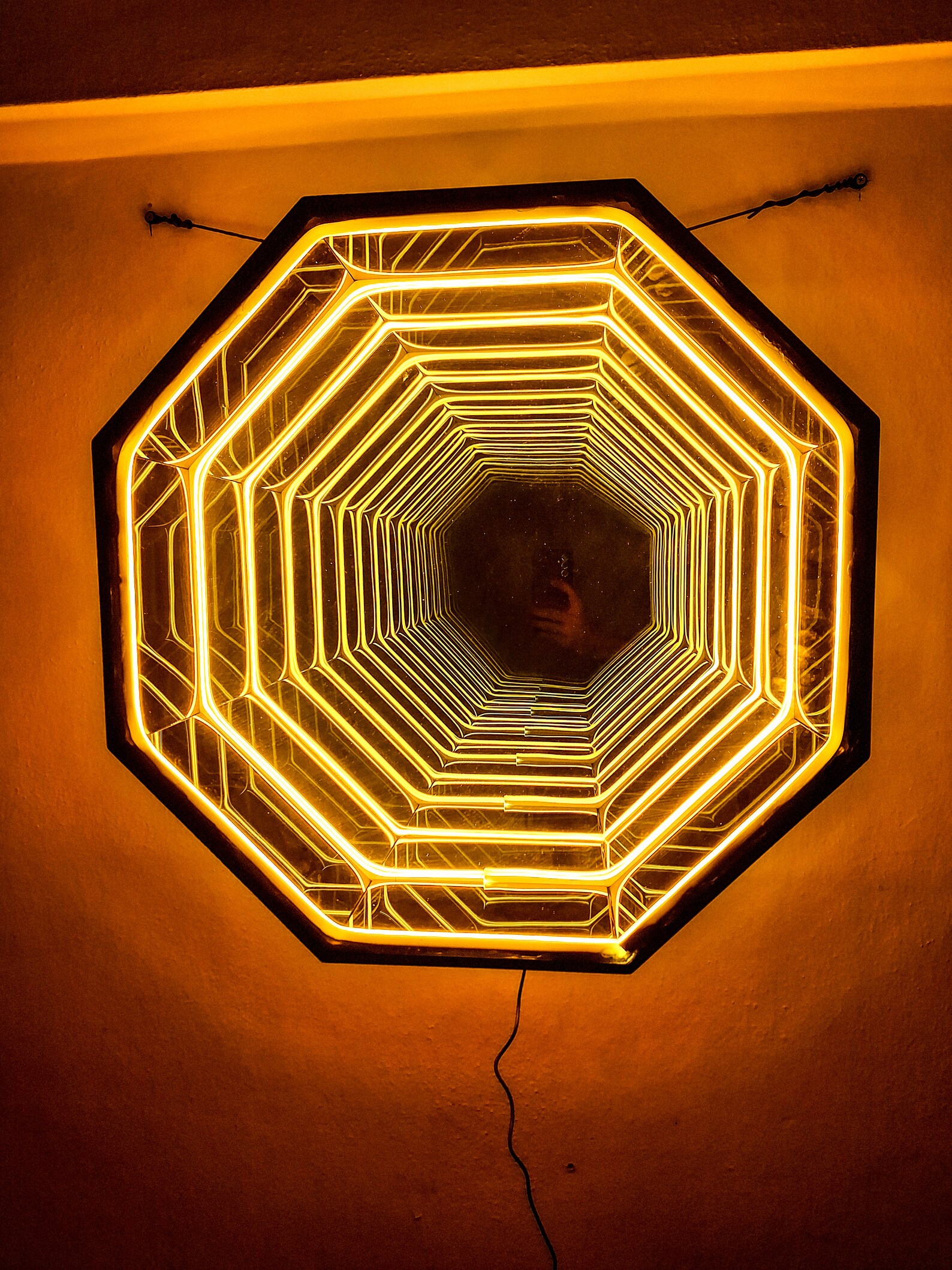 Wall Decor Infinity Mirror Glass on All Sides Modern and Elegant Design ...