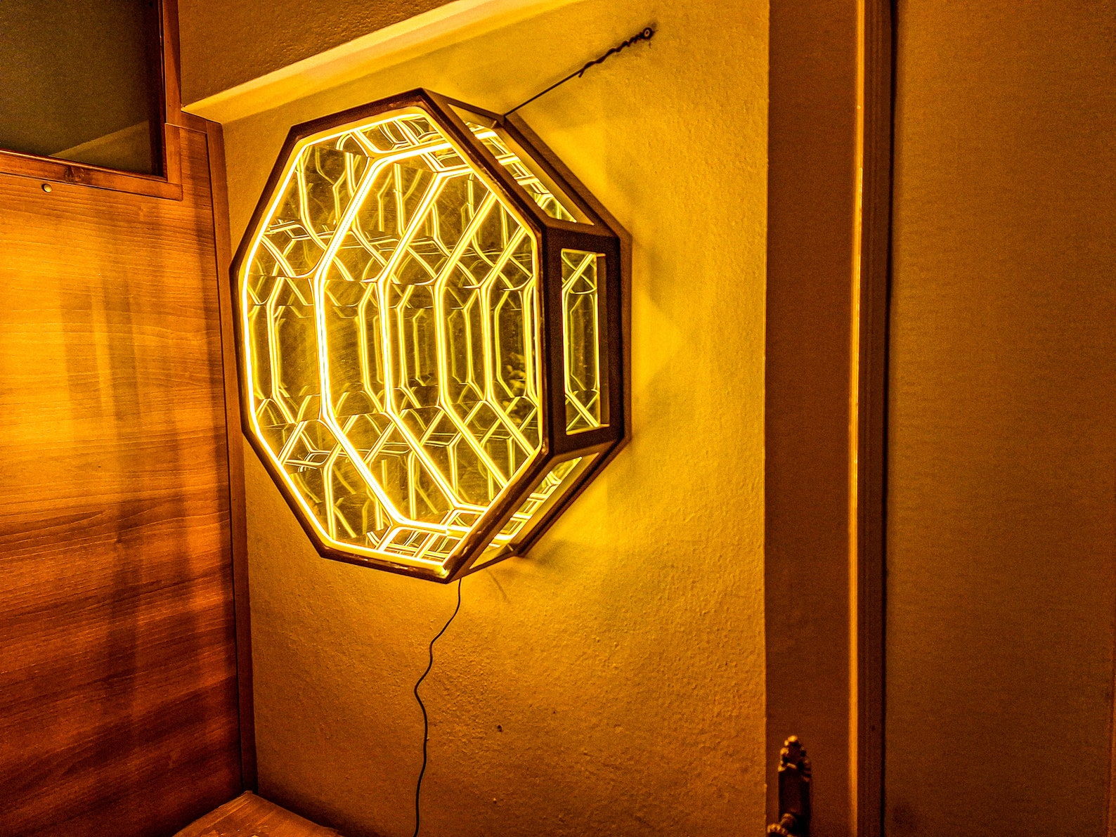 Wall Decor Infinity Mirror Glass on All Sides Modern and Elegant Design ...