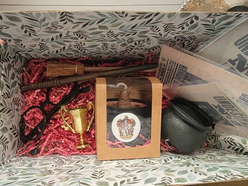 Gryffindor Sorting Hat Candle Deluxe Experience Box - Etsy