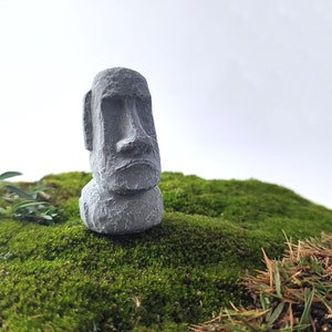 Miniature Moai Statue - Concrete Moai Garden Statue - Easter Island ...