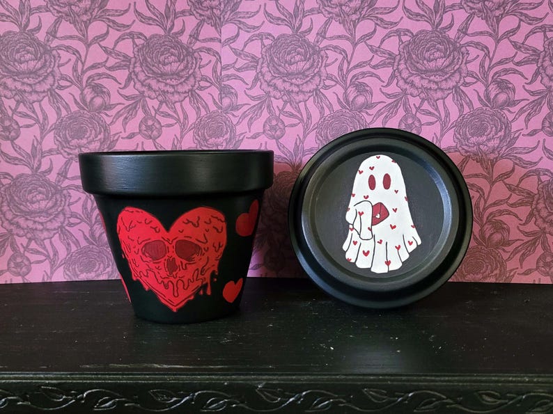 Skull Heart Ghost Planter – Hand-painted Gothic Decorative Vessel | 5in ...