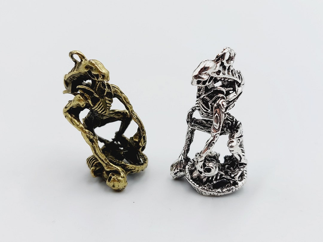 Alien Xenomorph Charms in Antique Silver or Bronze Tone - (3 ...