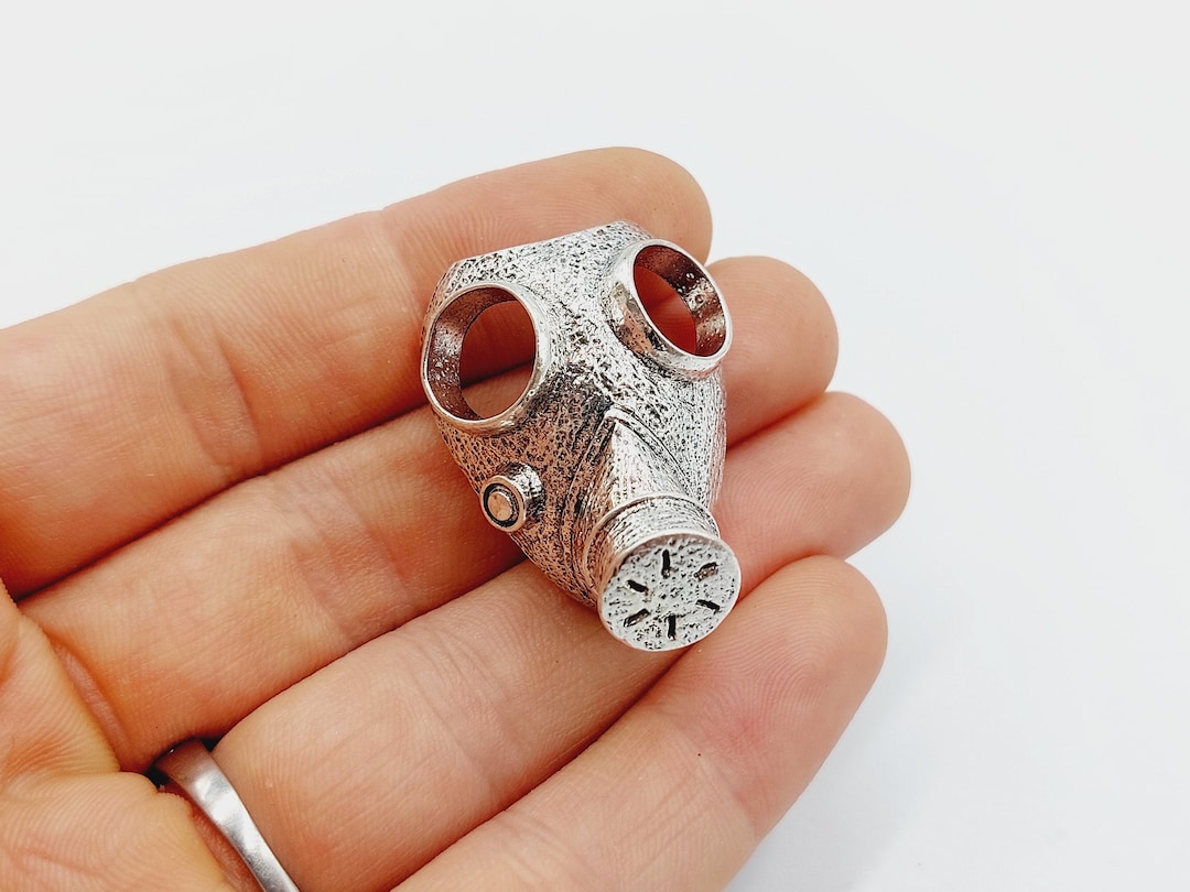 Gasmask Charm in Silver Tone (gas Mask Pendant Charm Cyber Gothic ...