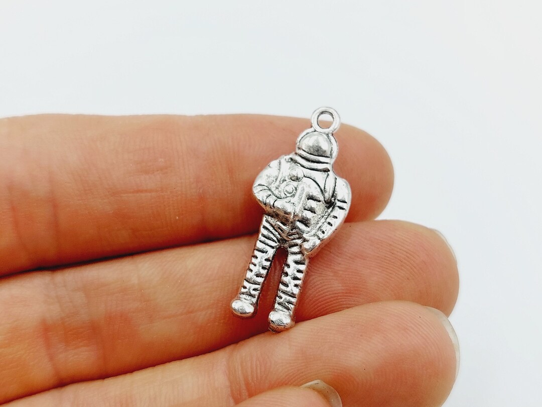 2 Astronaut Charms in Silver Tone - (space Man Kosmos Explorer ...