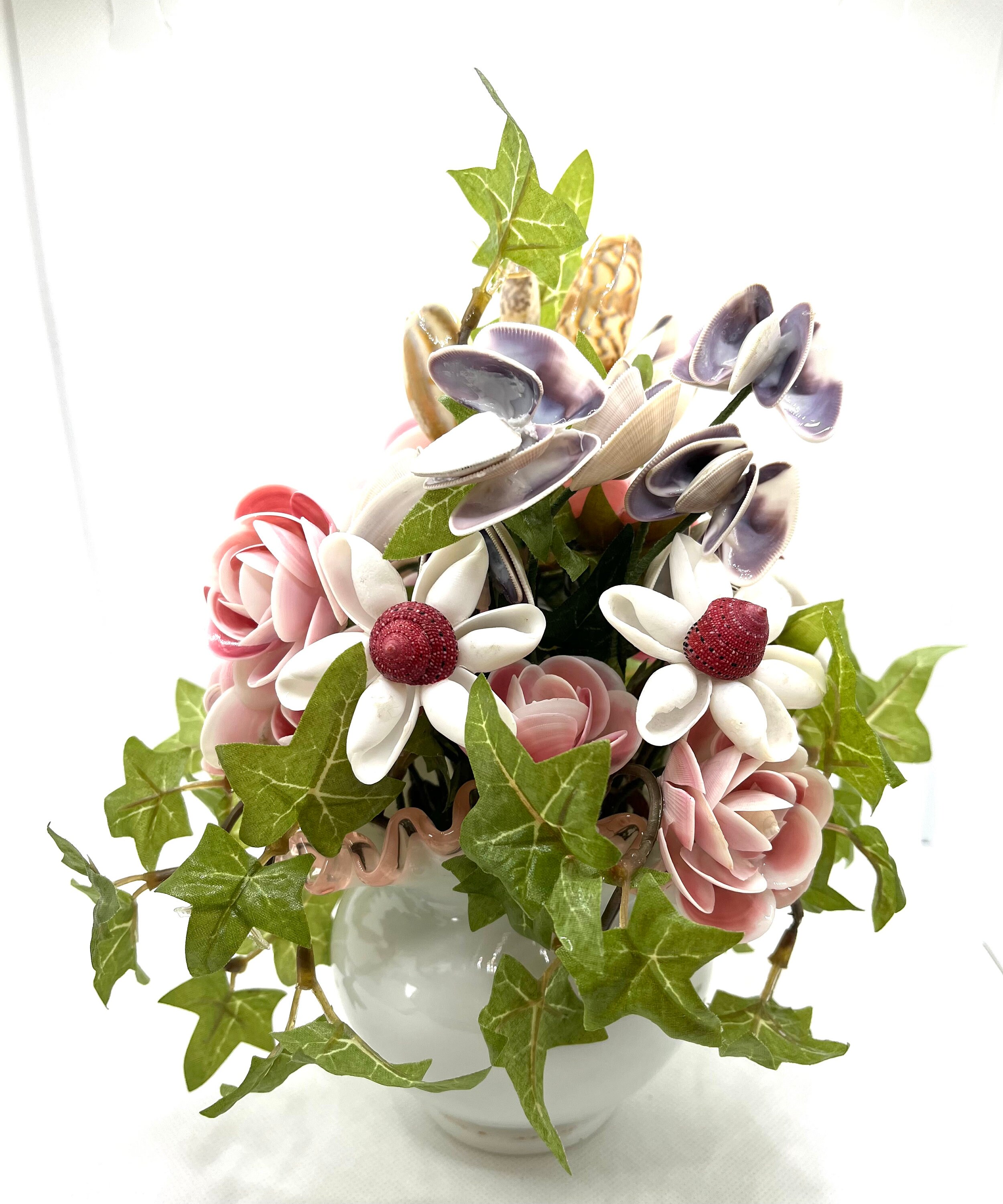 Gorgeous Vintage Hand Crafted Sea Shell Flower Arrangement in Fenton ...