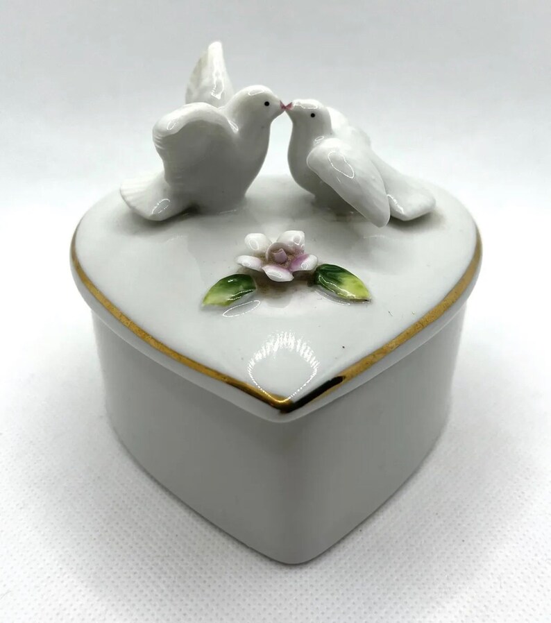 Shafford White Porcelain, Heart Shaped, Kissing Doves Birds Trinket Box ...