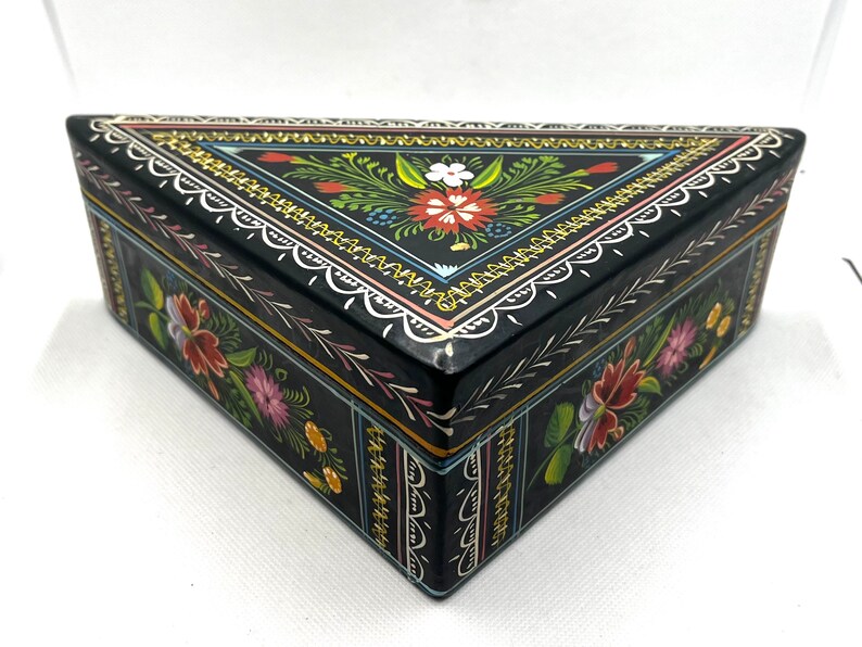 Vintage Fol Art Hand Painted Mexican Olinala Guerrero Triangular Black ...