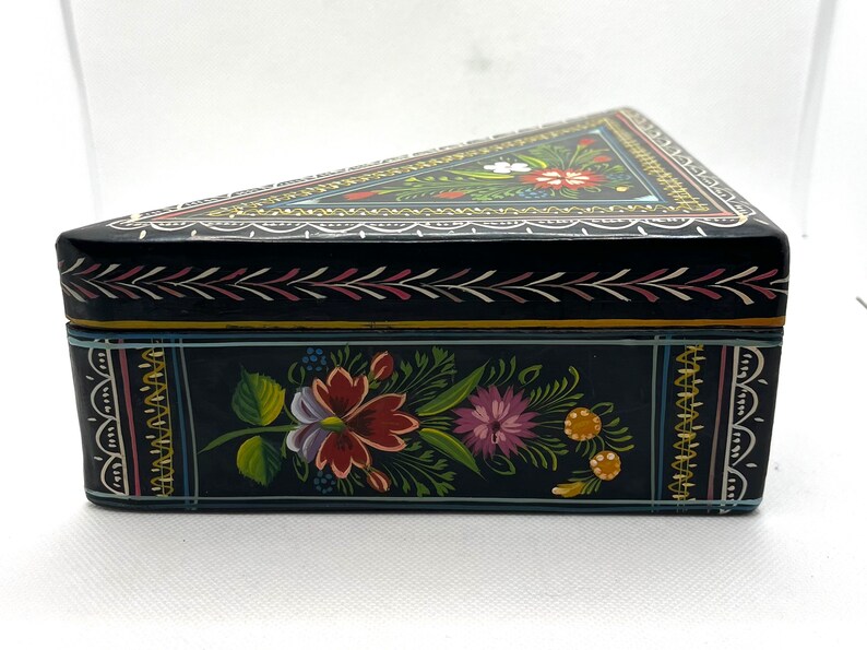 Vintage Fol Art Hand Painted Mexican Olinala Guerrero Triangular Black ...