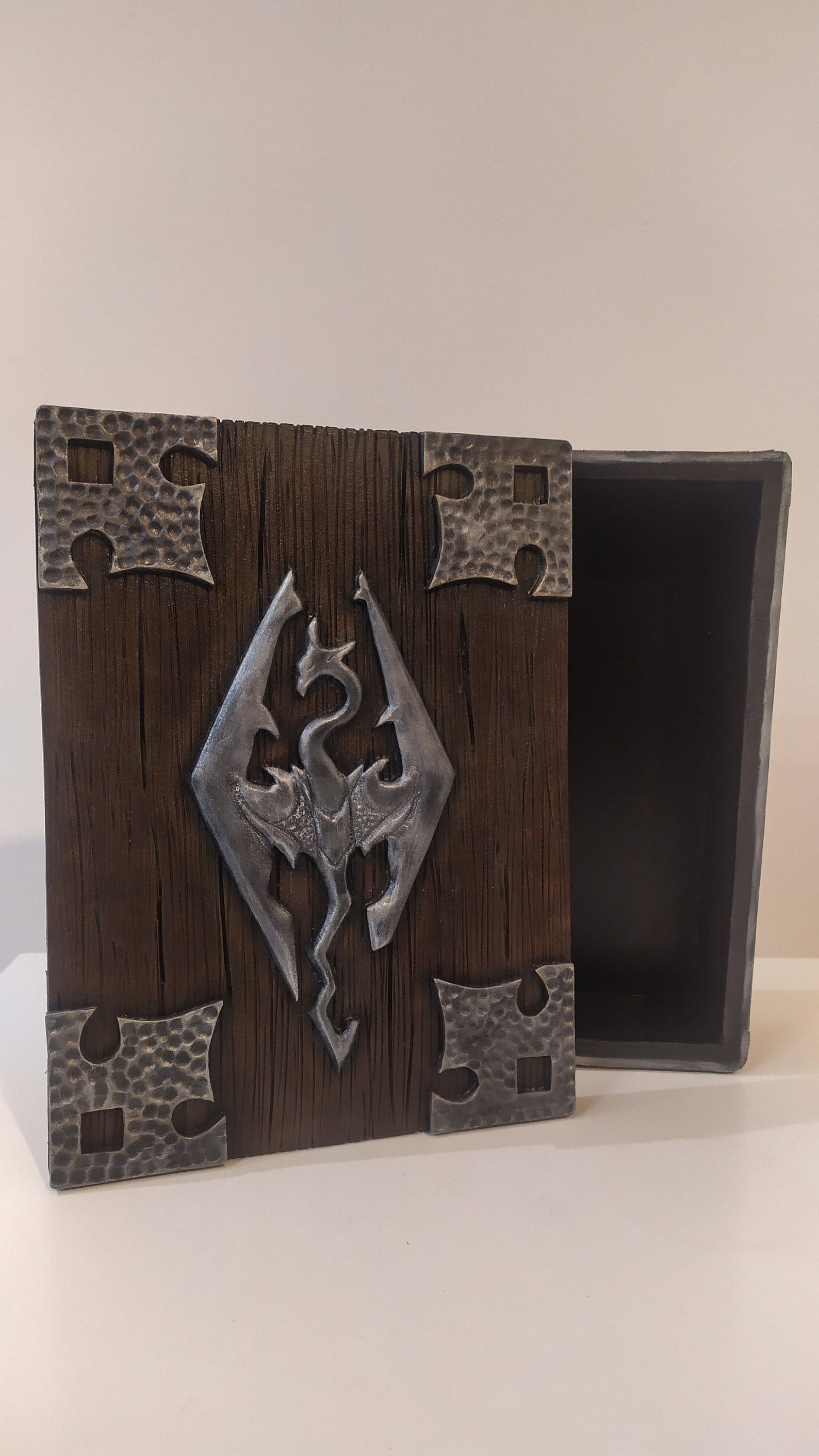 Skyrim Skyrim Emblem Game Box Dragonborn. Symbol the Elder - Etsy