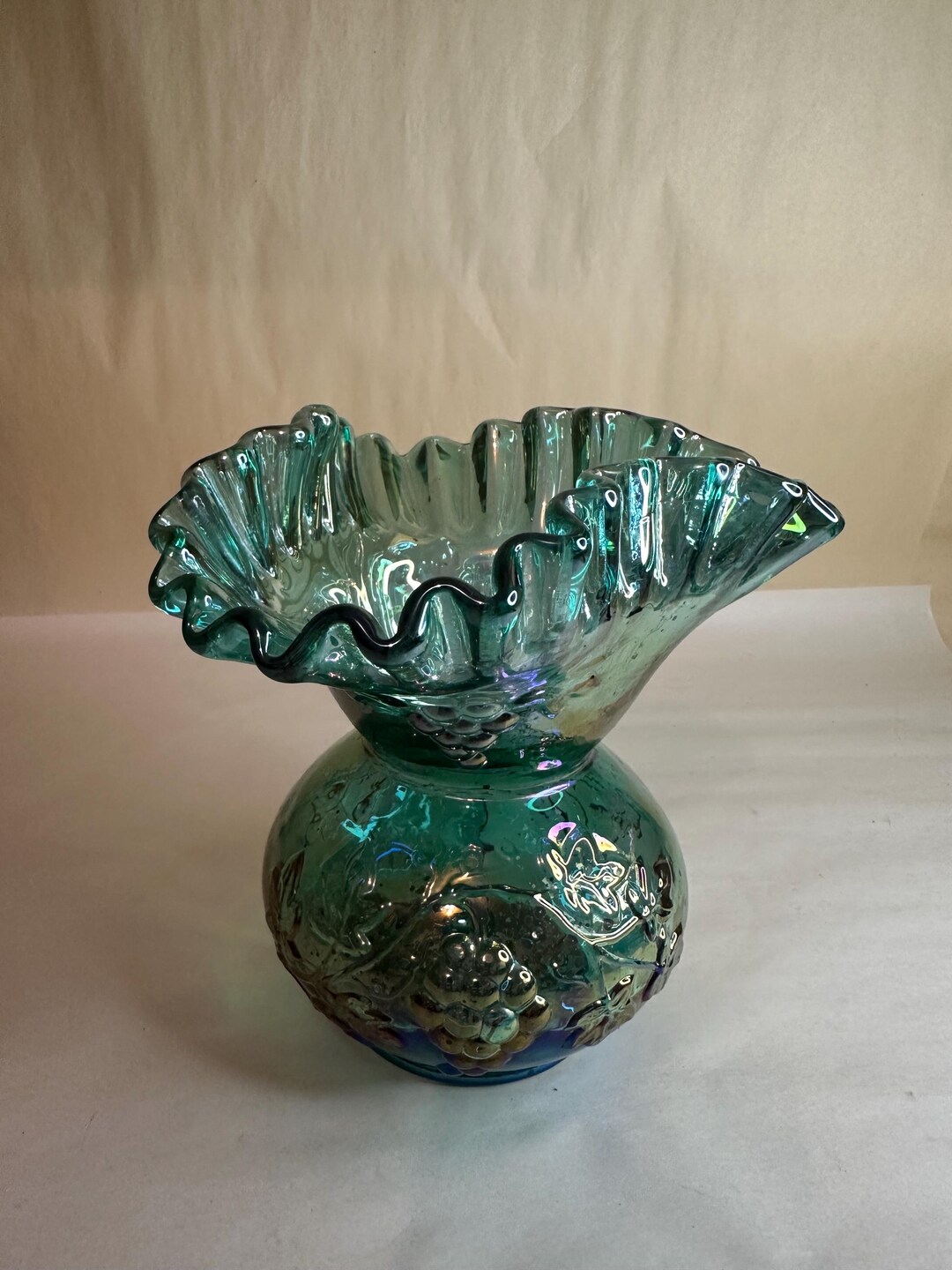 Vintage Gibson Art Glass Emerald Carnival Ruffled Vase - Etsy