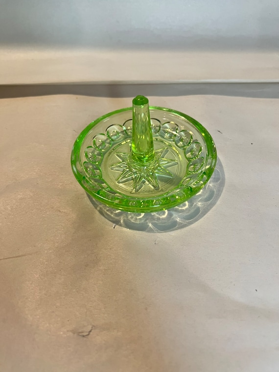 Moon and Star Uranium Vaseline Glass Ring Holder - Gem