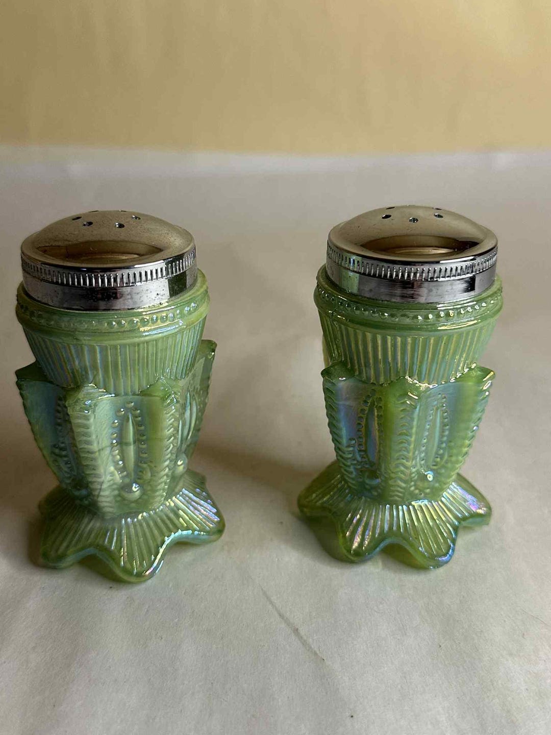 Vintage Fenton Cactus Jadeite Carnival Salt and Pepper Shakers - Etsy