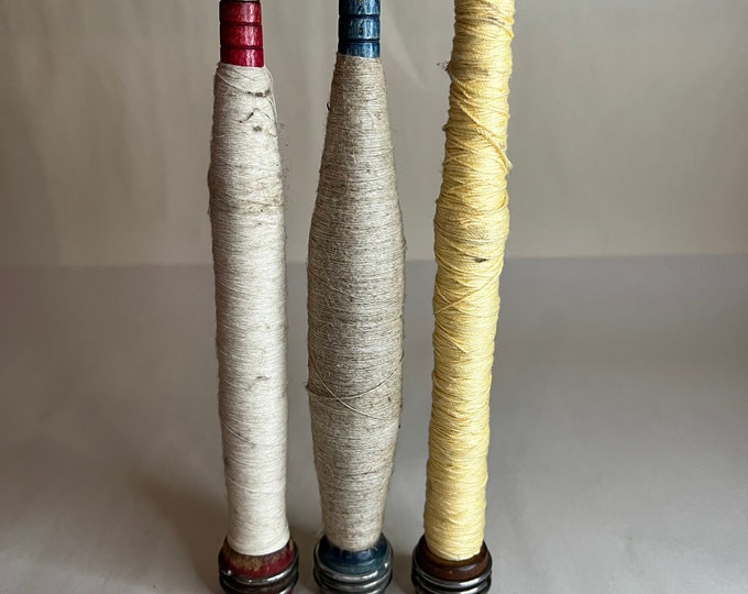 3 Vintage Wooden Spools Textile Mill Thread Bobbins Spindles W/yarn - Etsy