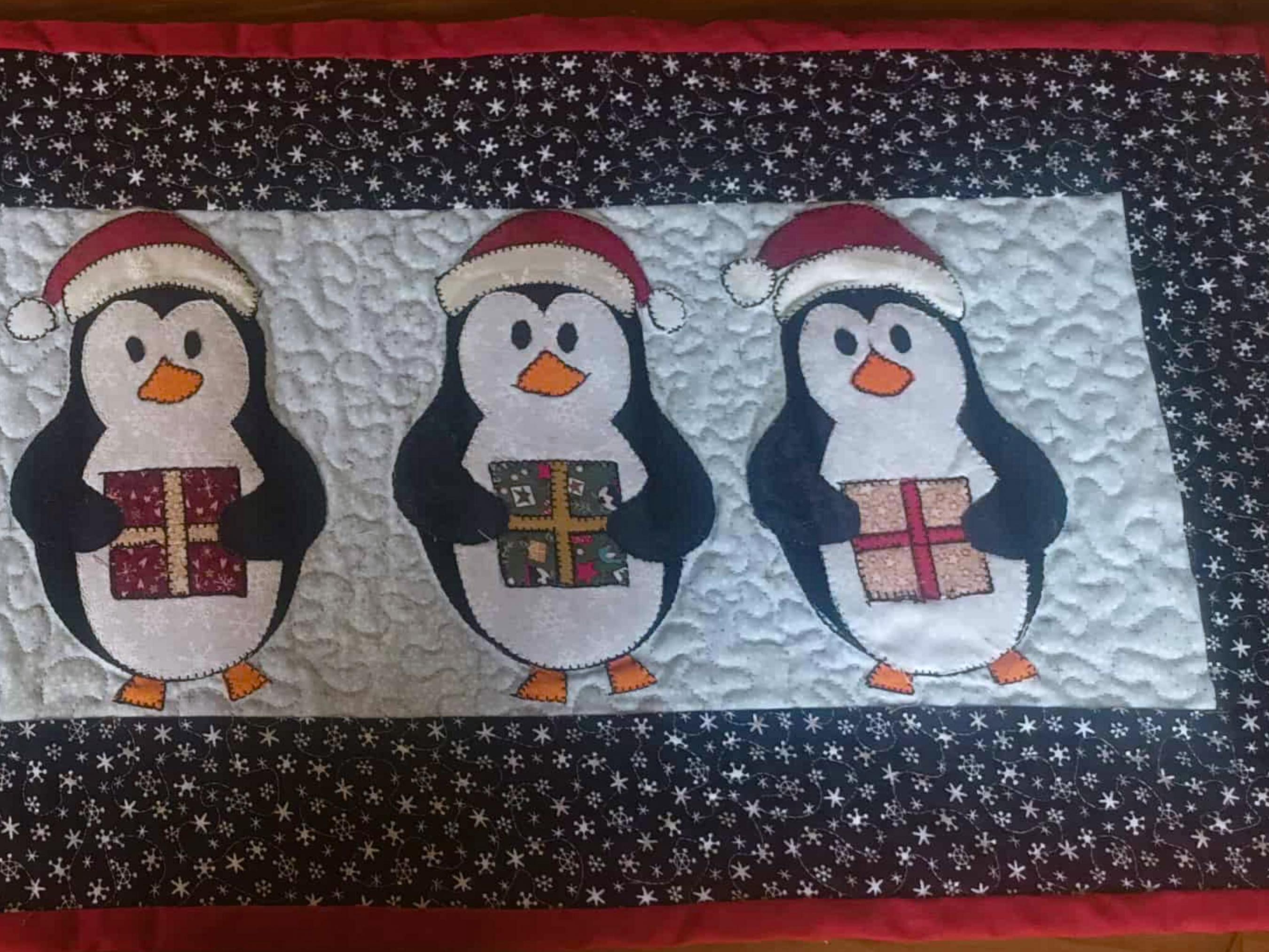 Christmas Table Runner Pattern. Easy Sewing Pattern Using Raw Edge ...