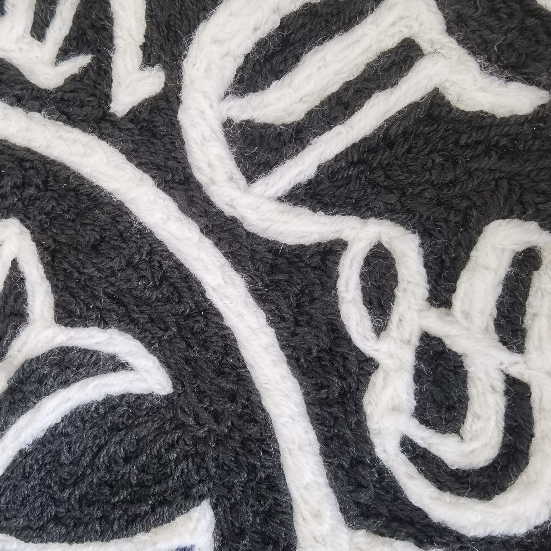 Chrome Hearts Rug Handmade , Horseshoe Custom Rug for Rooms and Living ...