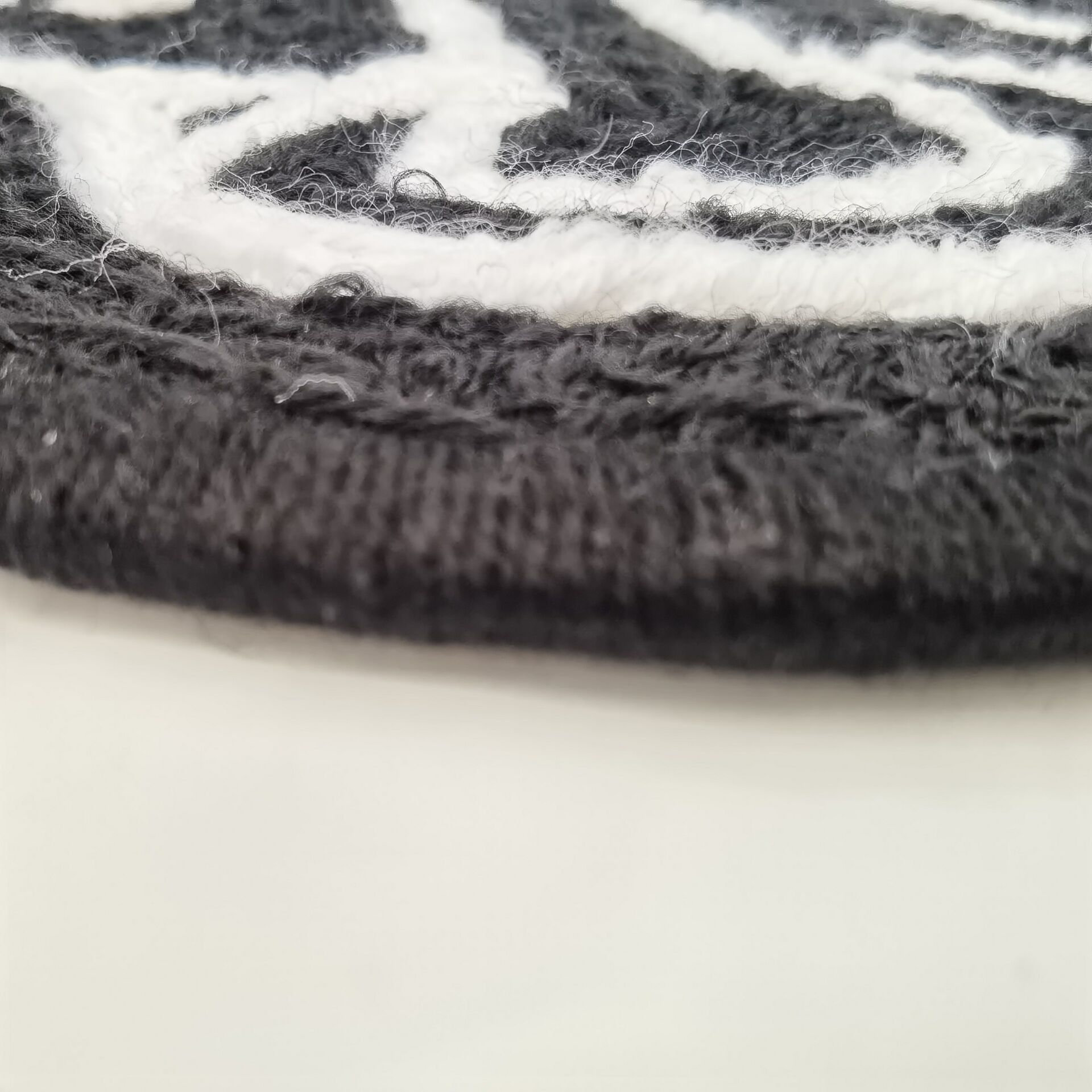 Chrome Hearts Rug Handmade , Horseshoe Custom Rug for Rooms and Living ...