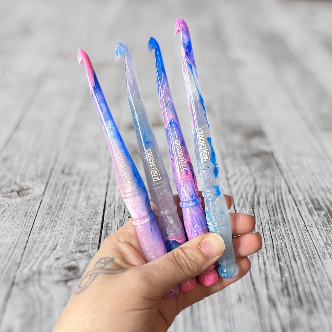 Pink & Blue Resin Crochet Hook Custom Ergonomic Resin Crochet Hook ...