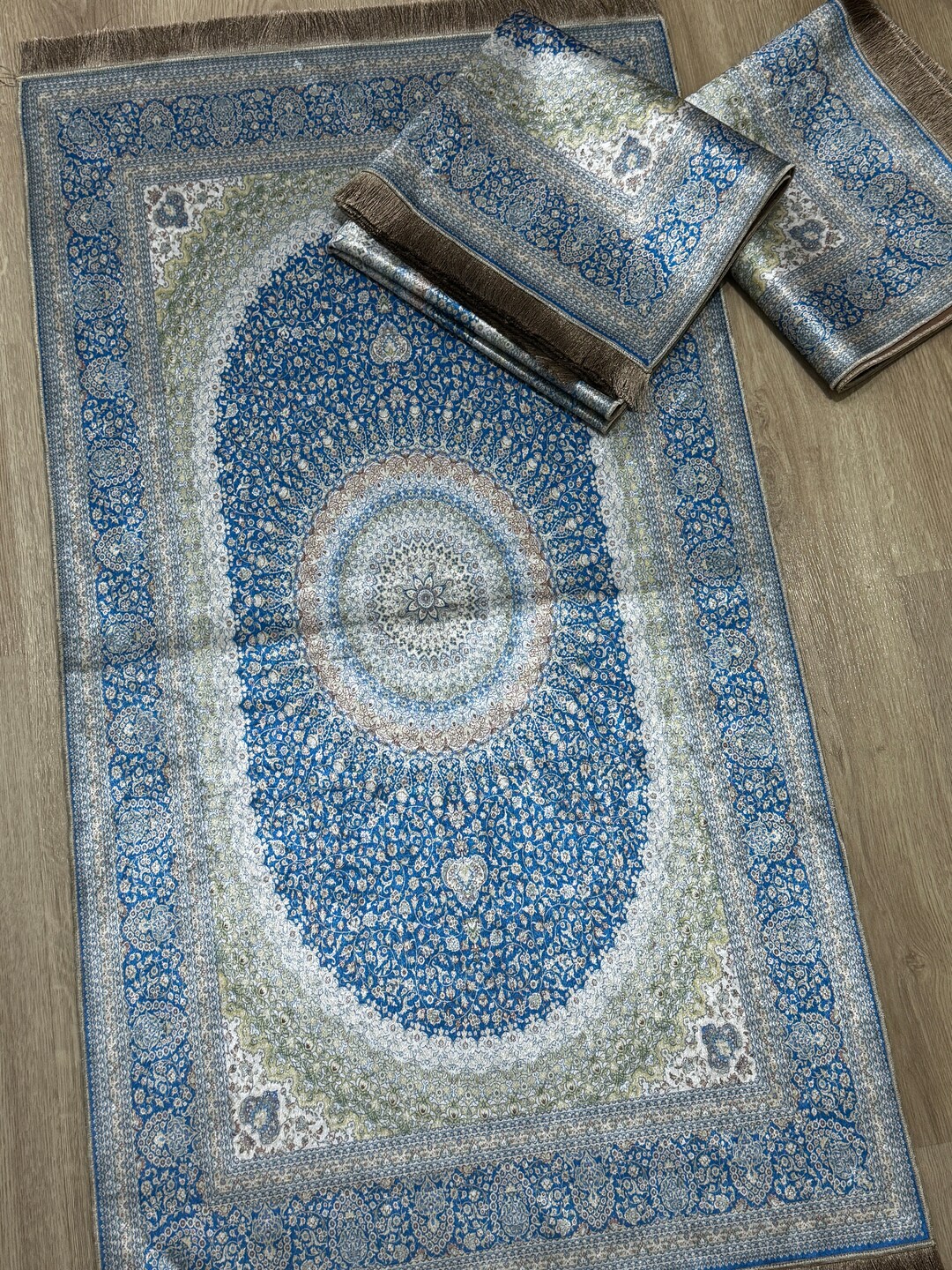 Luxury Muslim Prayer Rug: Elegant Islamic Design, Ramadan/eid Gift - Etsy