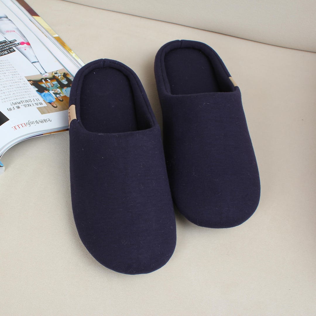 Men's Slippers and Women's Maillard Brown Indoor Slippers With Ginkgo ...
