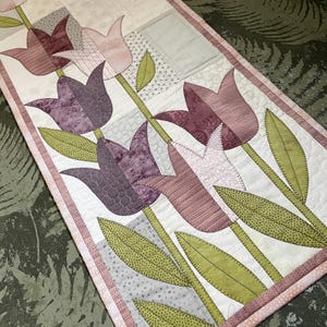 Spring Tulips Quilt Pattern: Applique Table Runner & Cushion (PDF) - Etsy