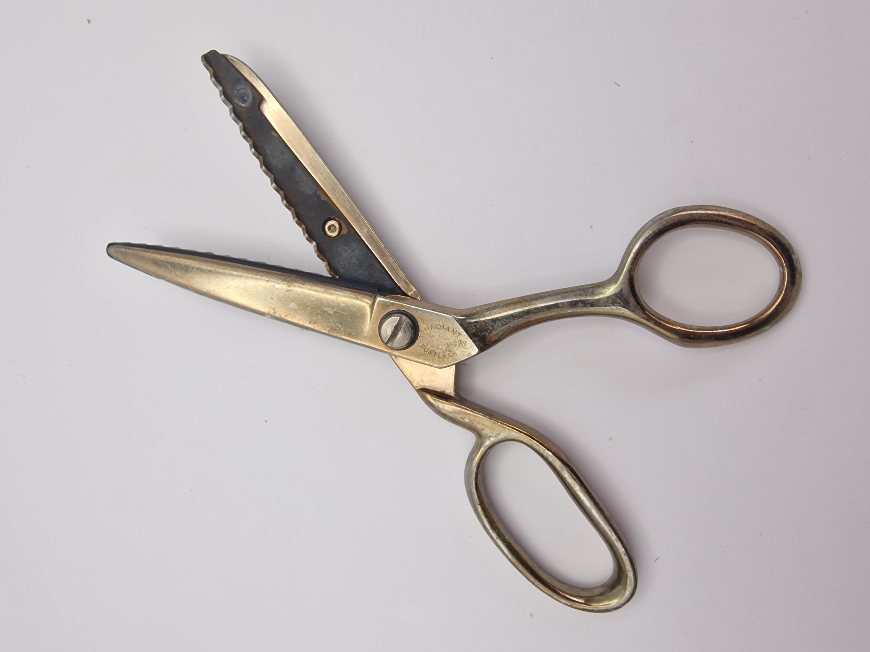 Vintage Pinking Shears Sewing Scissors by Richard Sheffield England ...