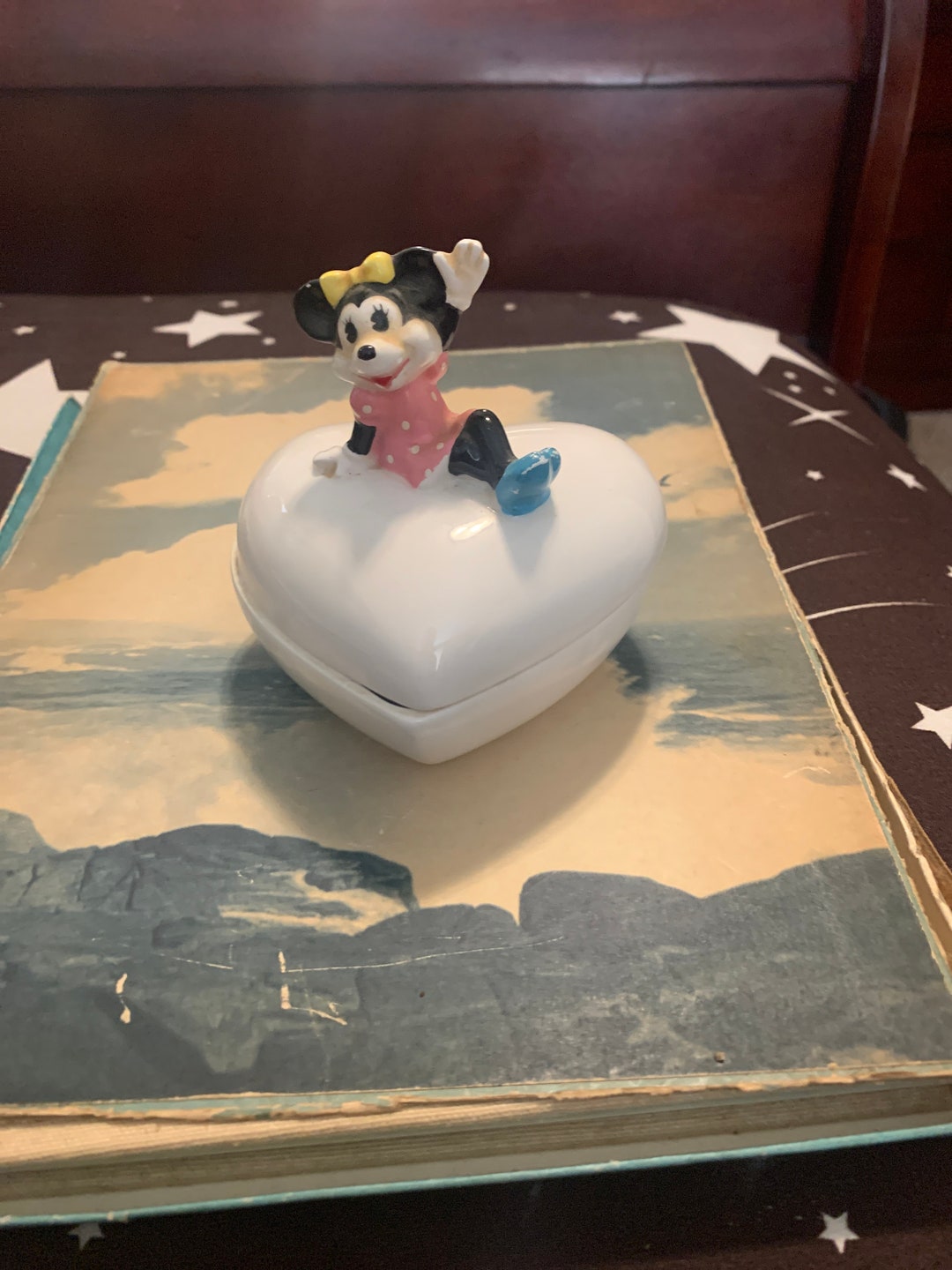 Vintage Disney Minnie Mouse Trinket Box Heart Shaped Porcelain Covered ...