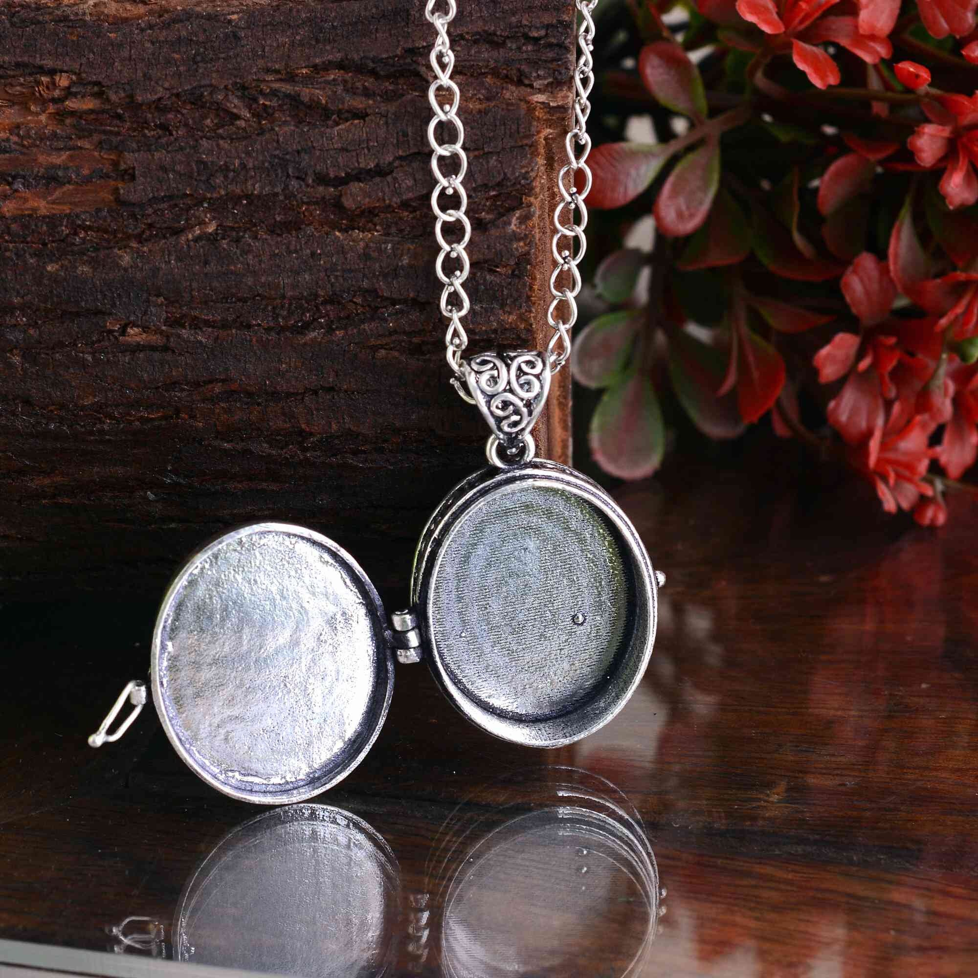 Locket Necklace Vintage Poison Box Pendant, Handmade Poison Box Pendant ...