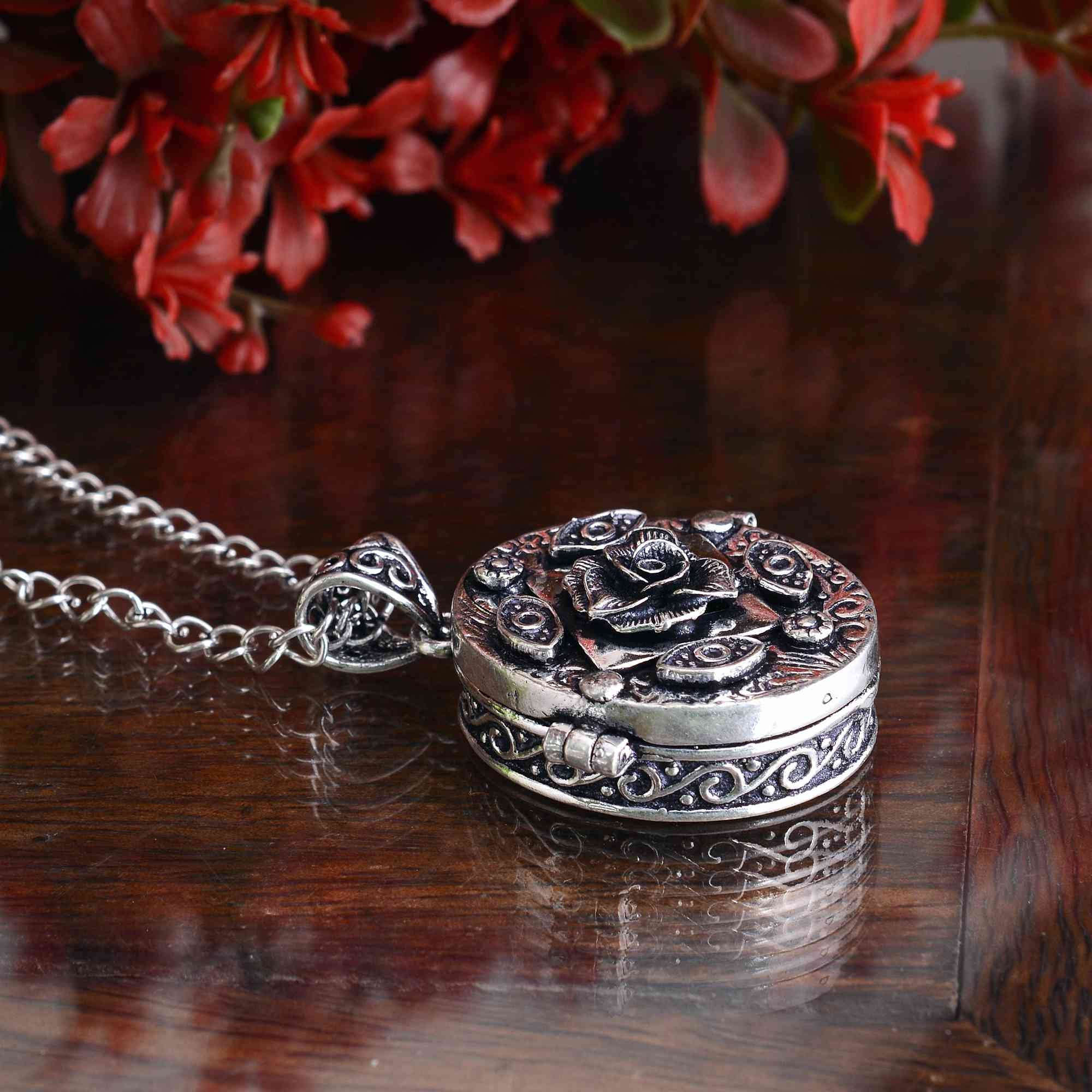 Locket Necklace Vintage Poison Box Pendant, Handmade Poison Box Pendant ...