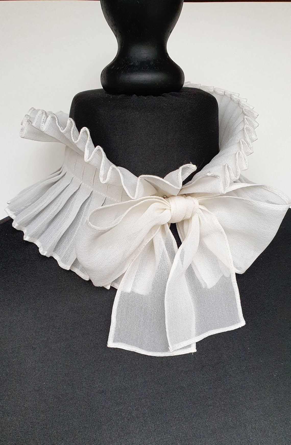 Unique and Luxurious Silk Collar and Cuffs Set. - Etsy