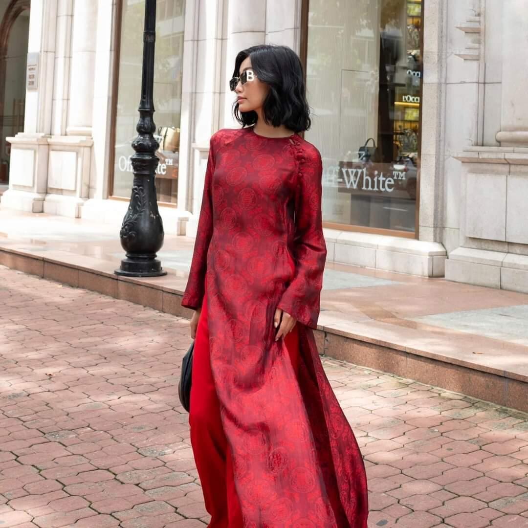 Red Gam Modernized Ao Dai, Ao Dai Gam, Ao Dai Dang Suong, Ao Dai Cach ...