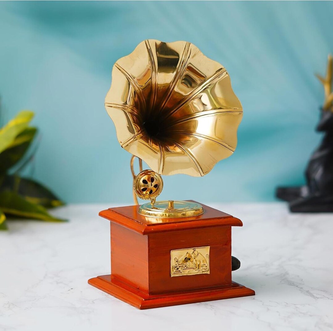 Amazing Premium Sparkle Square Gramophone Showpiece 23 Cm brass, Brown ...