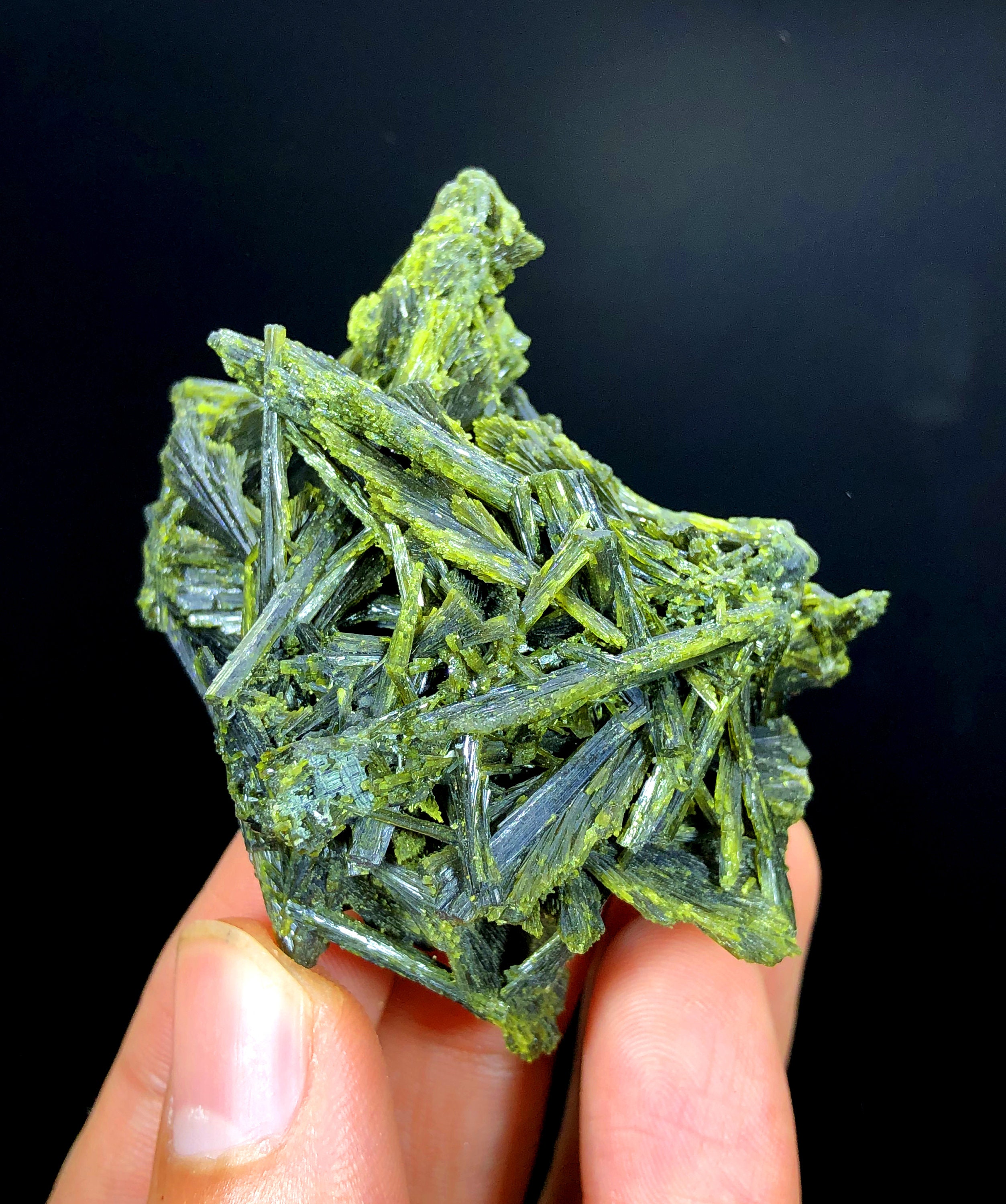 Natural Green Epidote Crystals Cluster, Mineral Specimen, Raw Epidote ...
