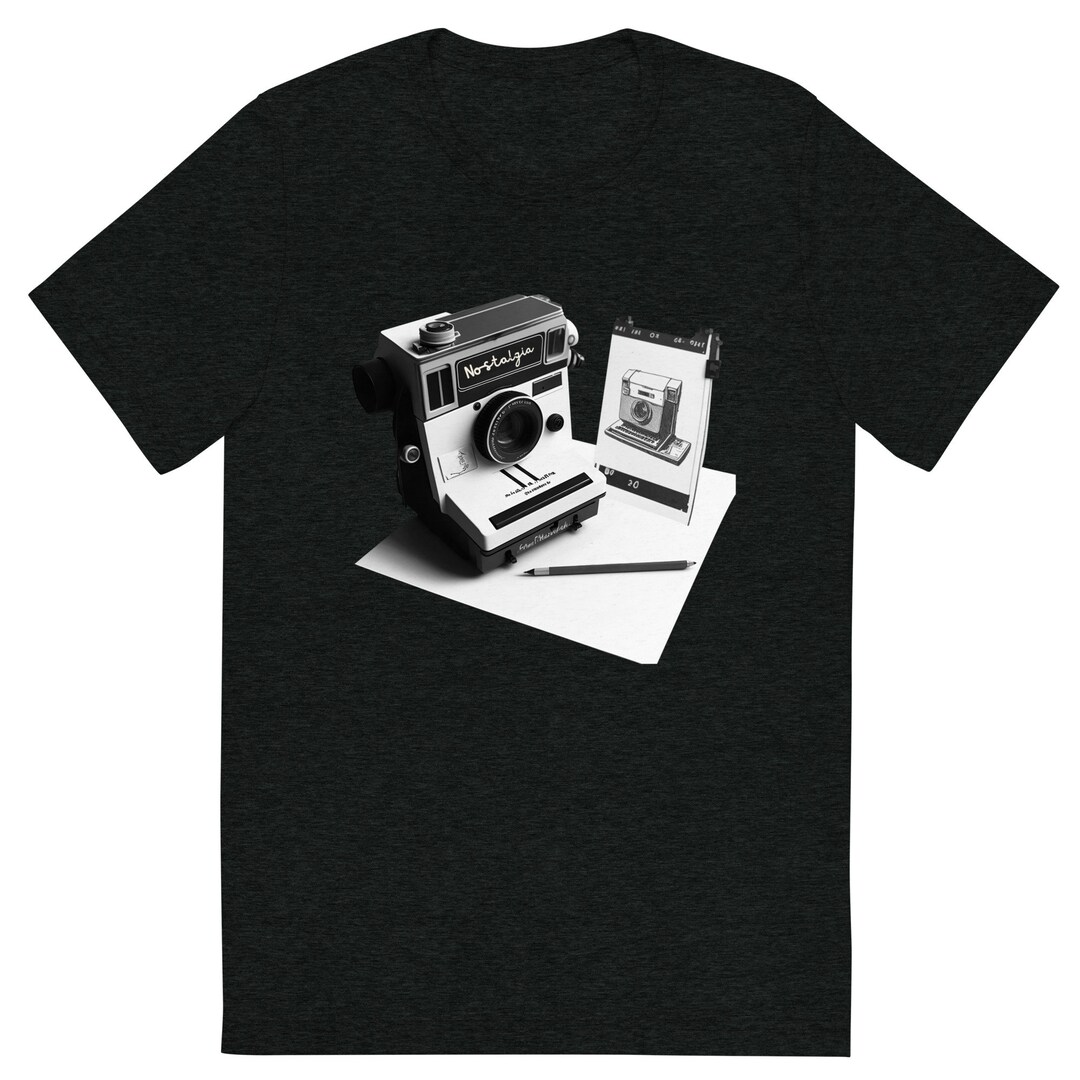 Vintage Camera Artwork Short Sleeve T-shirt, Polaroid, Photographer ...