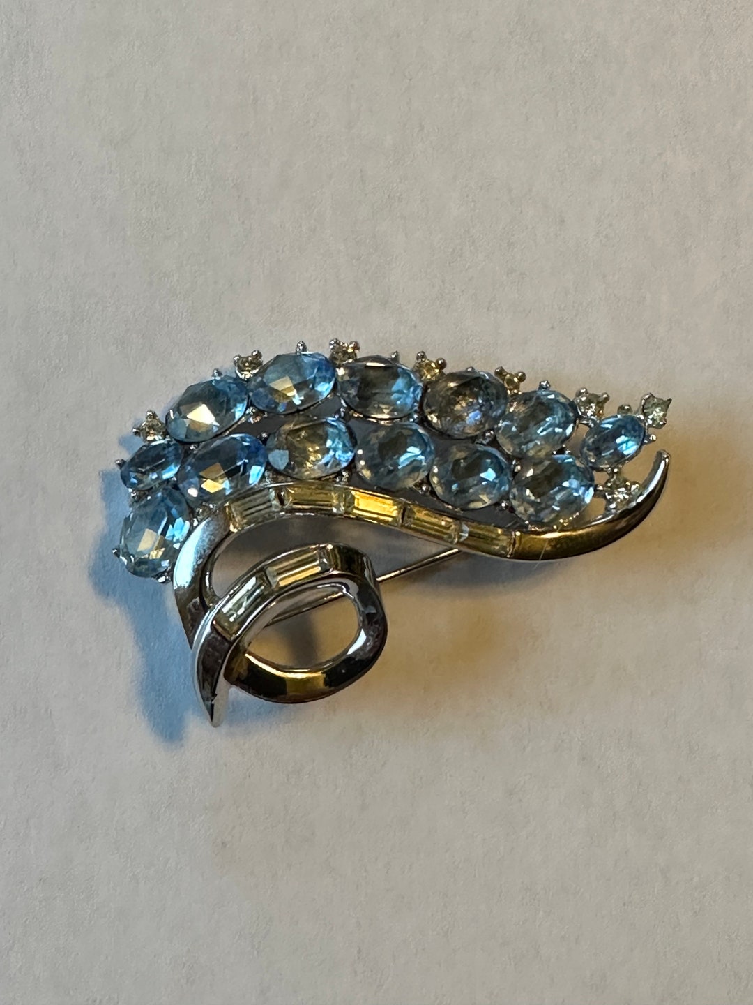 Crown Trifari Patent Pending Blue Rhinestone Brooch, Signed Trifari Pin ...