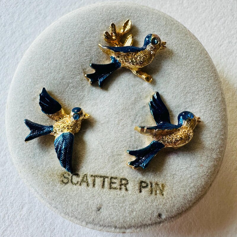 Bluebird Brooch - Etsy