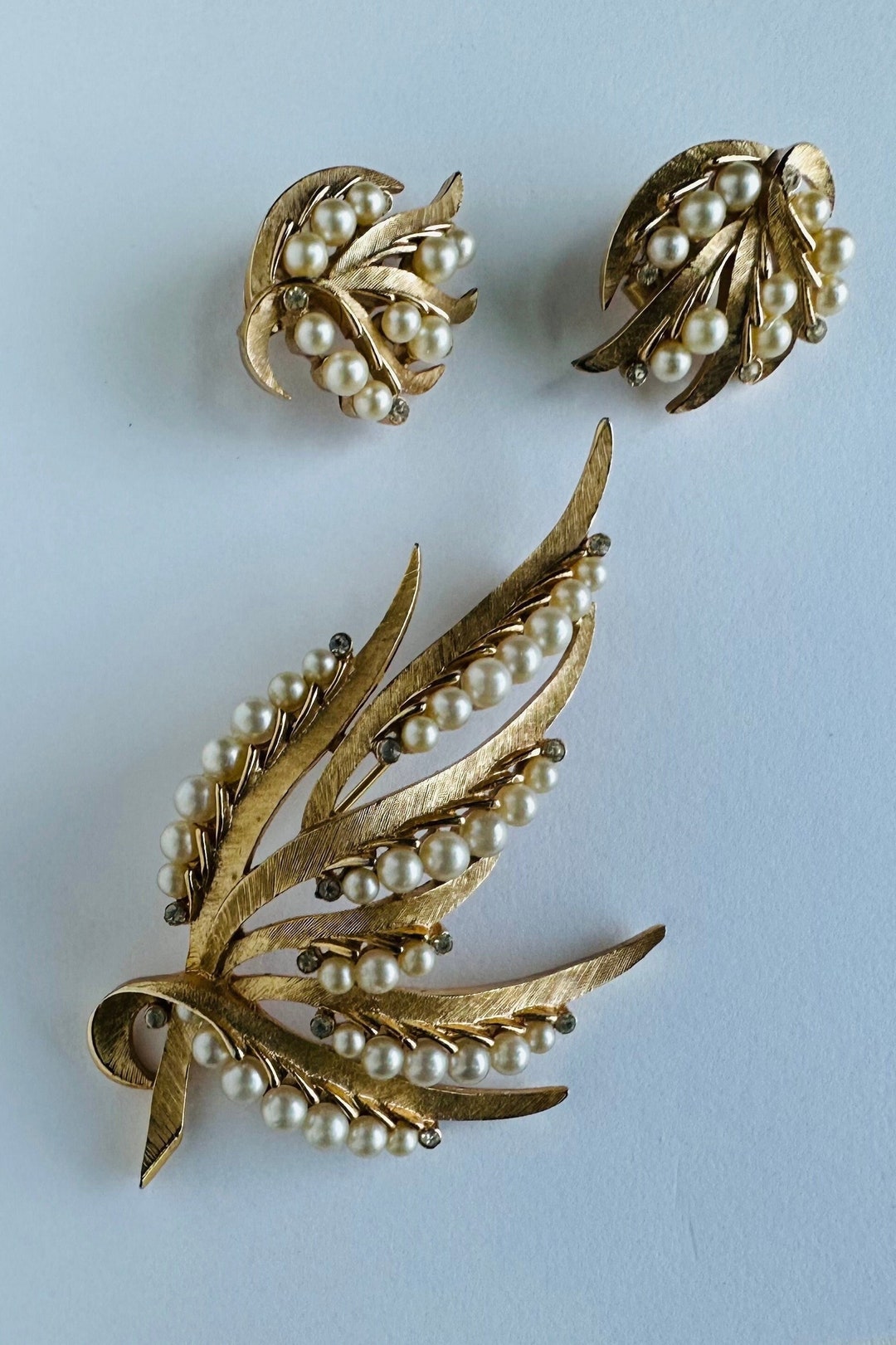 Crown Trifari Gold Tone Rhinestone and Pearl Demi Parure Circa 1960s - Etsy