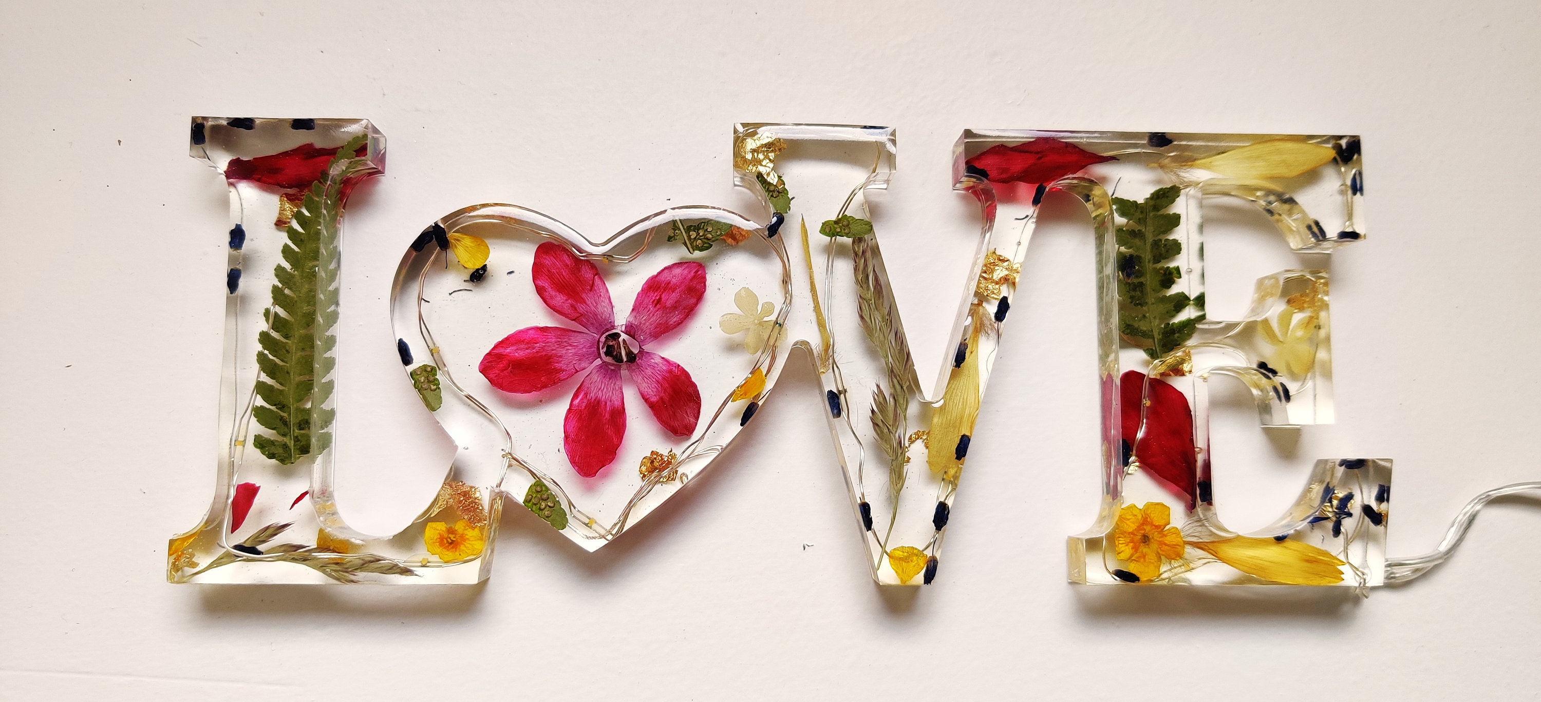 Night Light in Epoxy Resin and Dried Flowers LOVE - Etsy