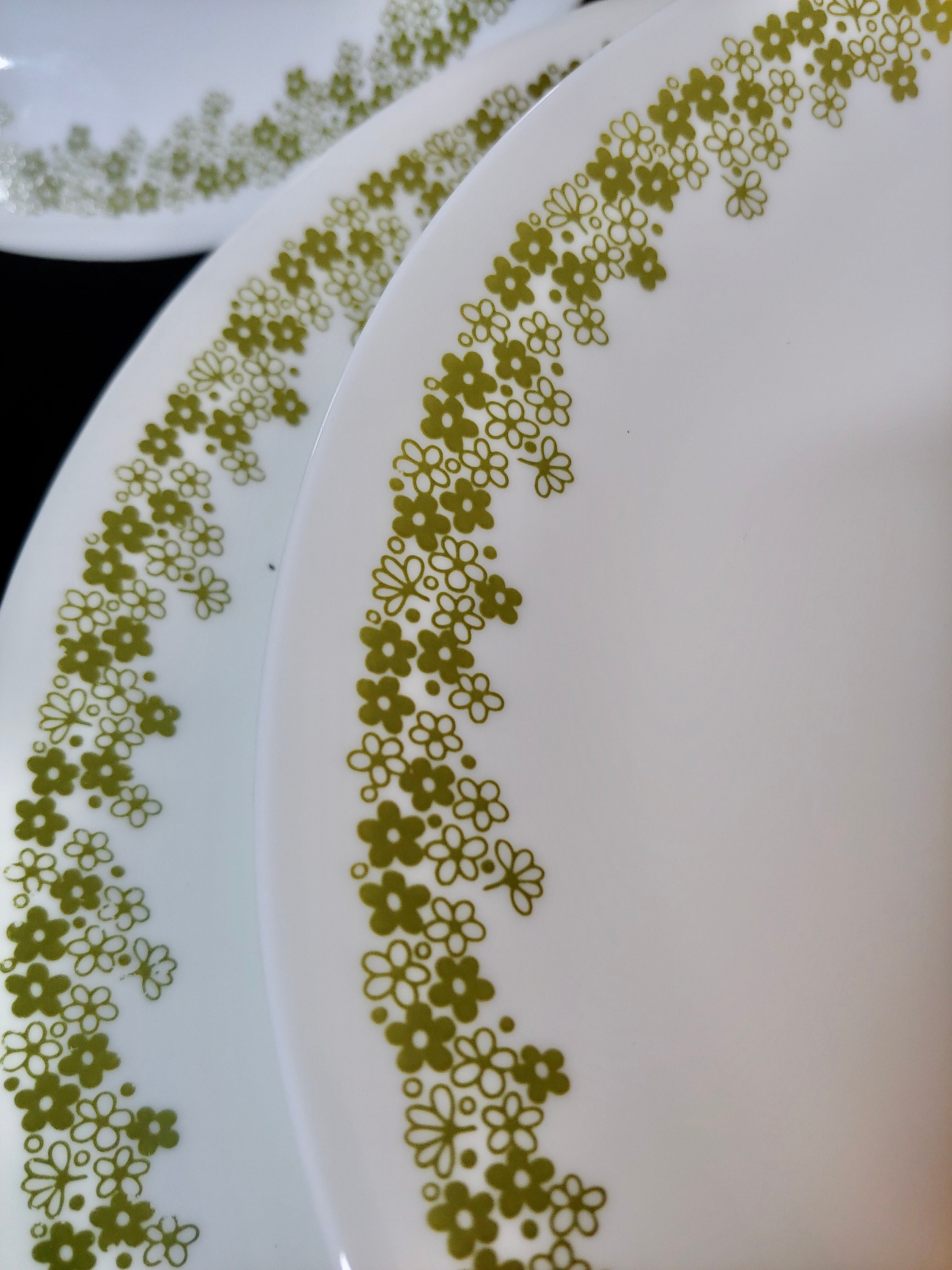 Corelle Crazy Daisy Dish Set SPRING BLOSSOM New Inventory Retro Mid ...