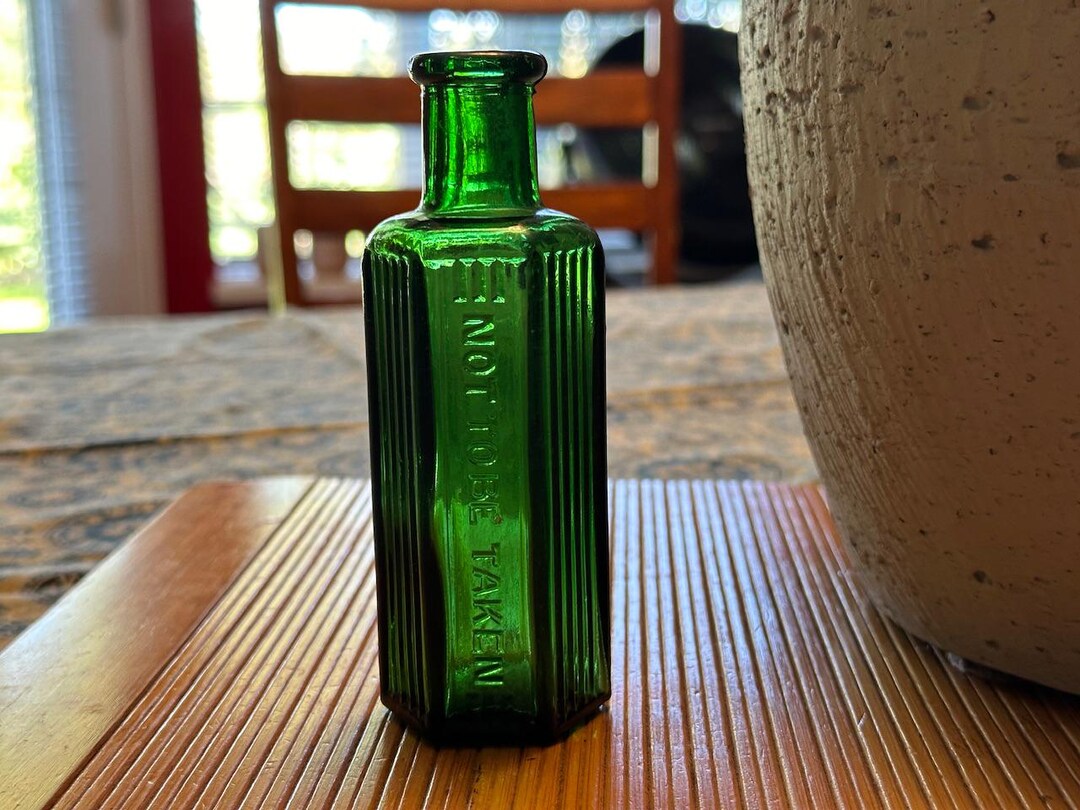 Vintage Green Glass Poison Bottle Hexagonal Emerald Green Glass Chemist ...