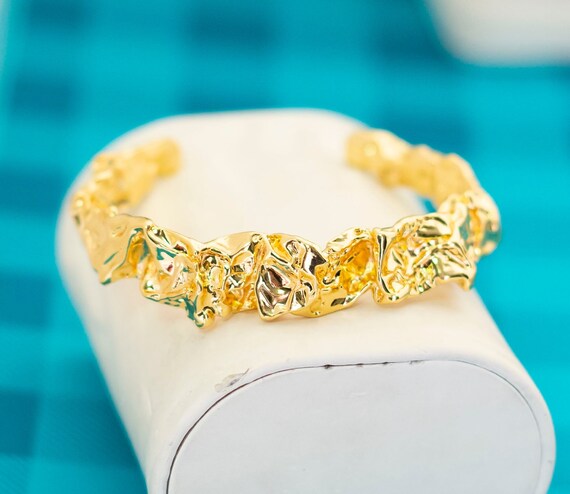 Vintage Elven Intricate Leaves Gold Tone Cuff Bracele… - Gem