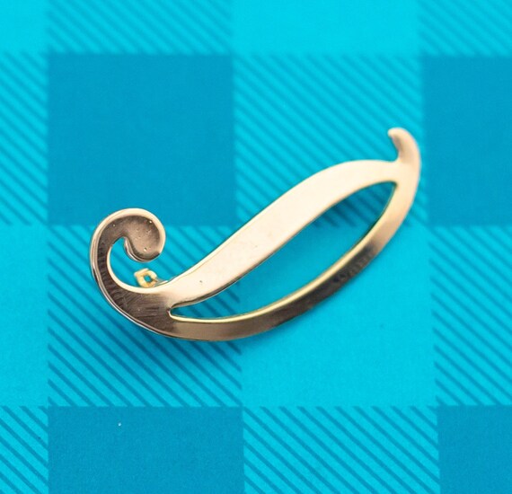 Vintage Gold Tone Cursive Letter D Brooch - Z16 - Gem