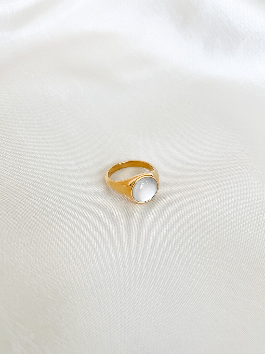 Round Moonstone Ring Gold Waterproof Stainless Steel Ring With White ...