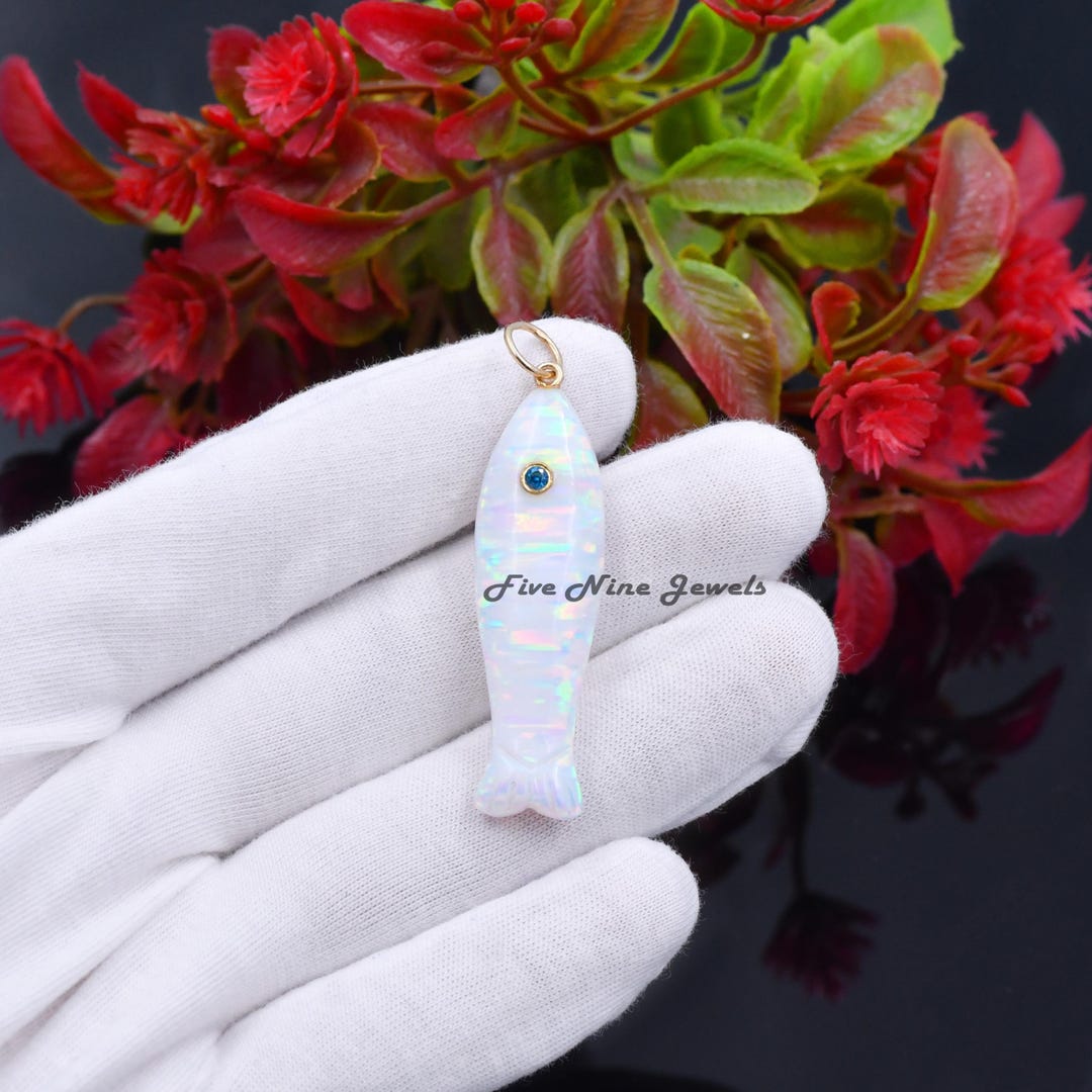 14K Gold Gemstone Fish Pendant, Smooth Fish–textured Tail Fish, Gold ...