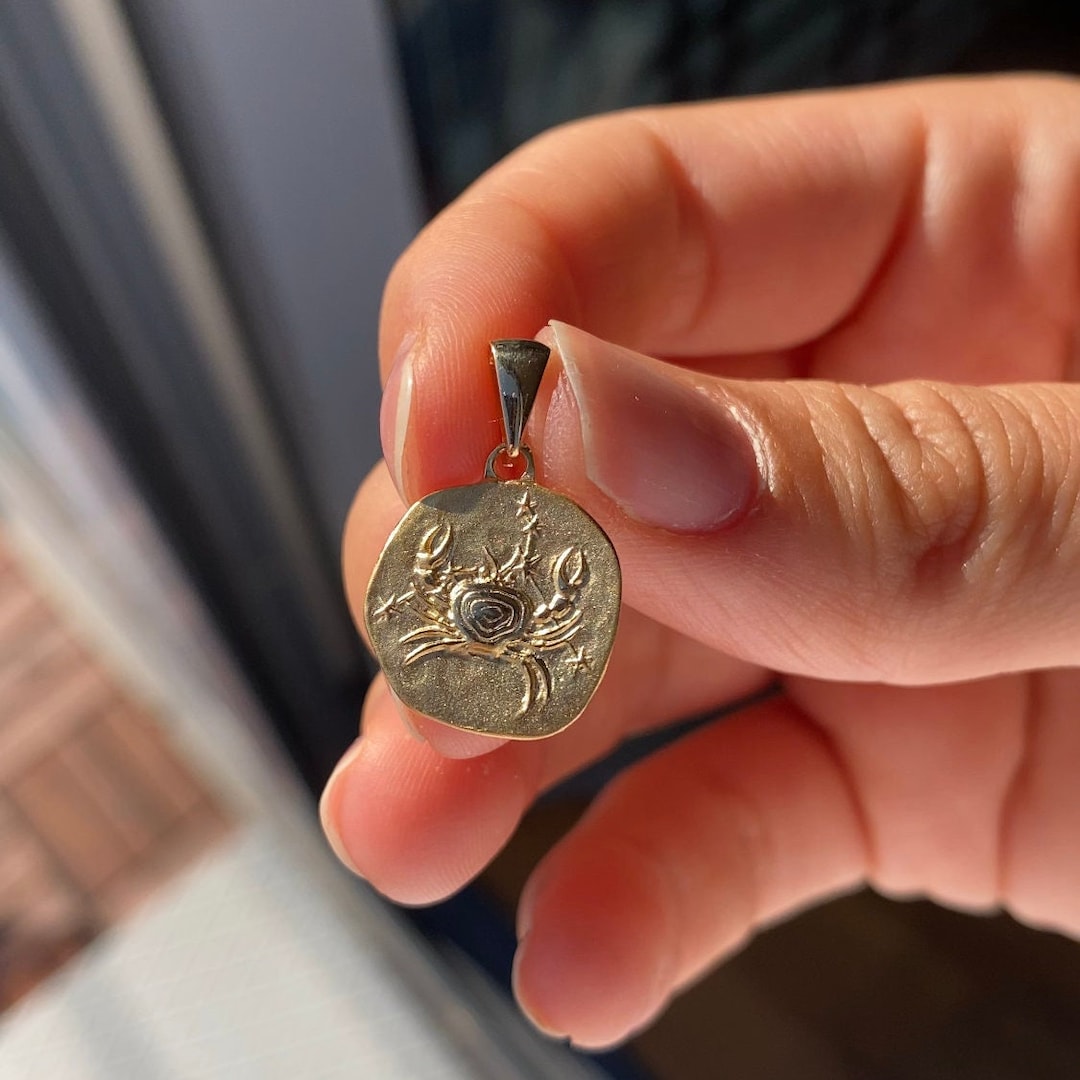 14K Gold Cancer Zodiac Sign Pendant Necklace, Horoscope Symbol Pendant ...