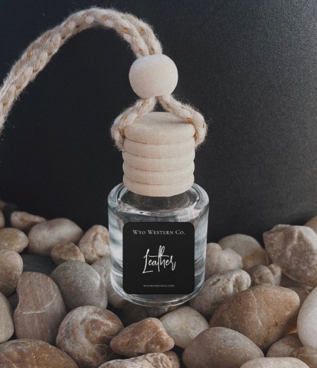 Hanging Car Oil Diffuser Leather air Freshener Car Diffuser Hanging ...