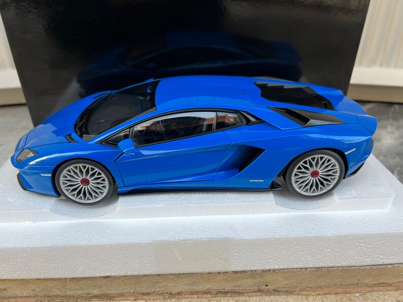 Lamborghini Aventador S 2017 1:18 Autoart 1/18 - Etsy